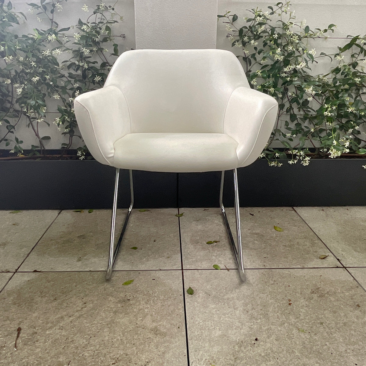 Set of SIX Hobnob Chairs by Sebel – Home Furniture on Consignment