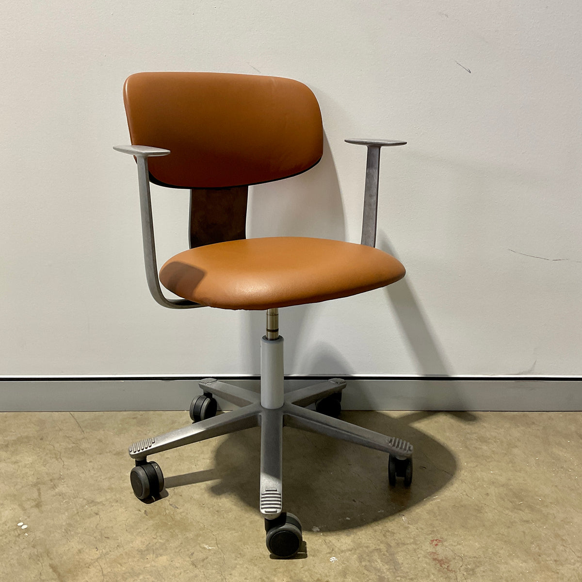 Tion 2160 Elmo Chair by HÅG – Home Furniture on Consignment