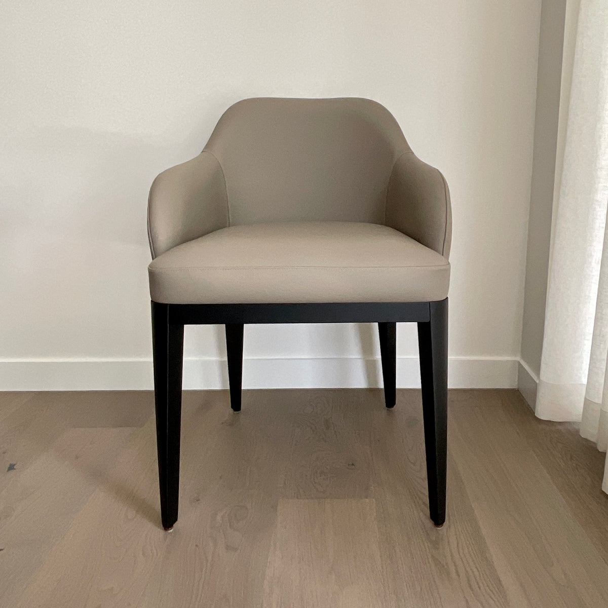 Set of SIX Aver C Curve Chairs by Casa Mia – Home Furniture on Consignment