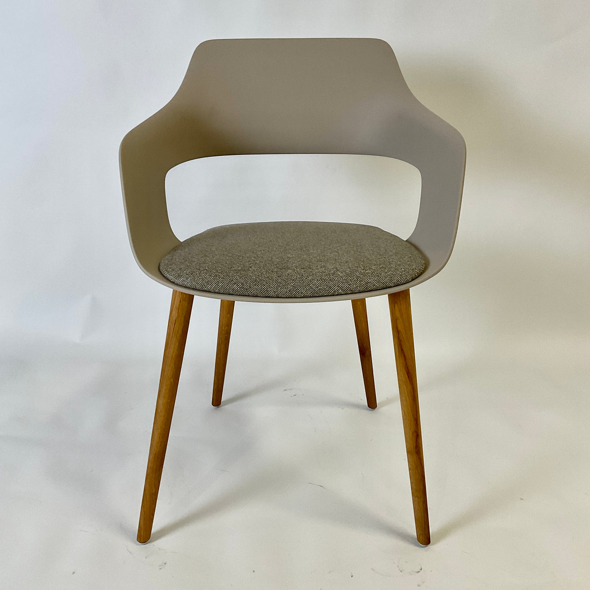 Occo Dining Chair by Wilkhahn – Home Furniture on Consignment