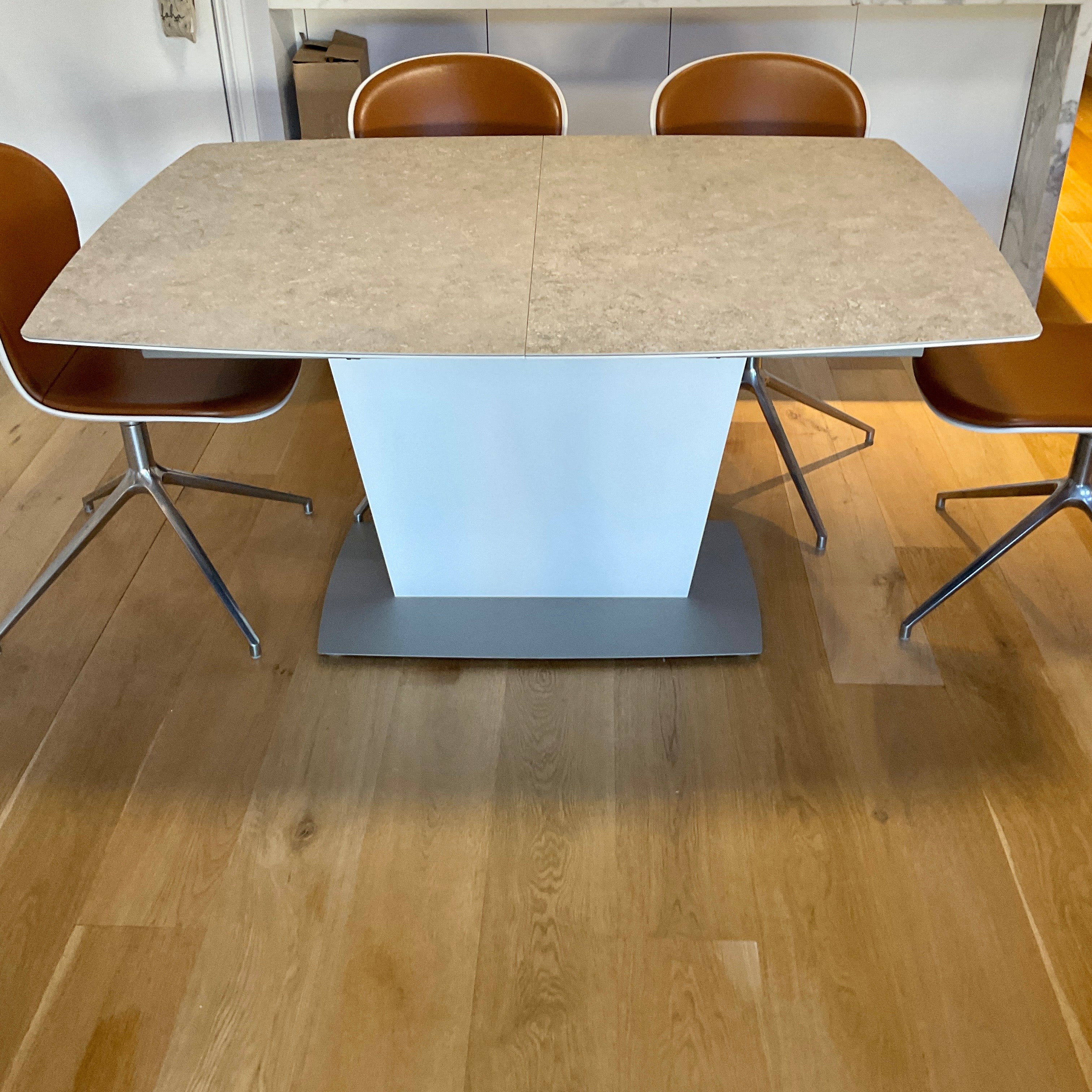 Milano Extension Dining Table by BoConcept – Home Furniture on Consignment