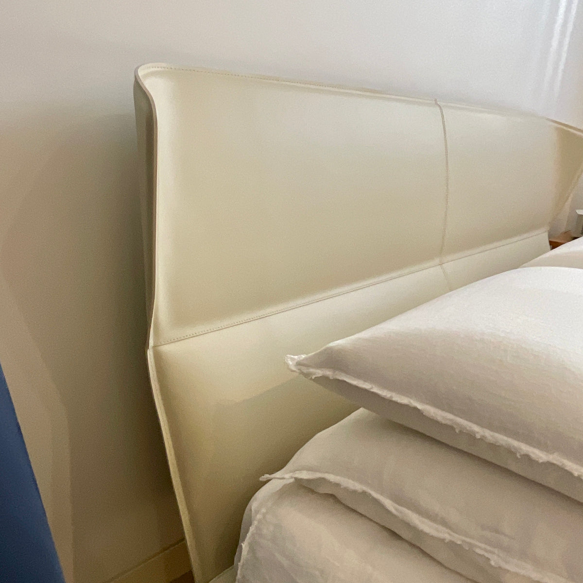 Matrimonial Azul Queen Size Bed by Molteni & Co (Ivory) – Home ...